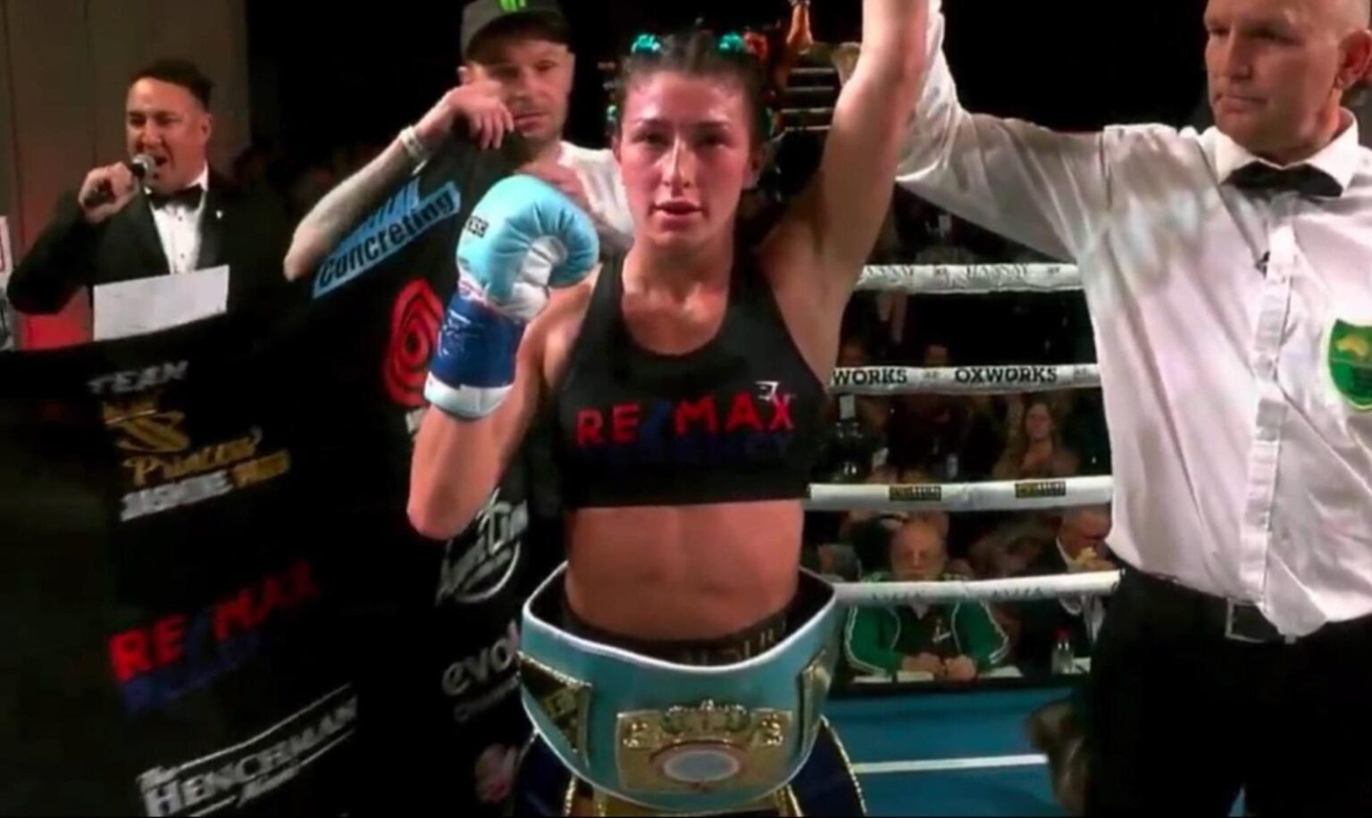 Jasmine Parr successfully defended her WIBA Flyweight World Title by ...